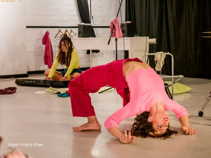 LA DECADENSIA “Las desqueridas” • Escuela Navarra de Teatro